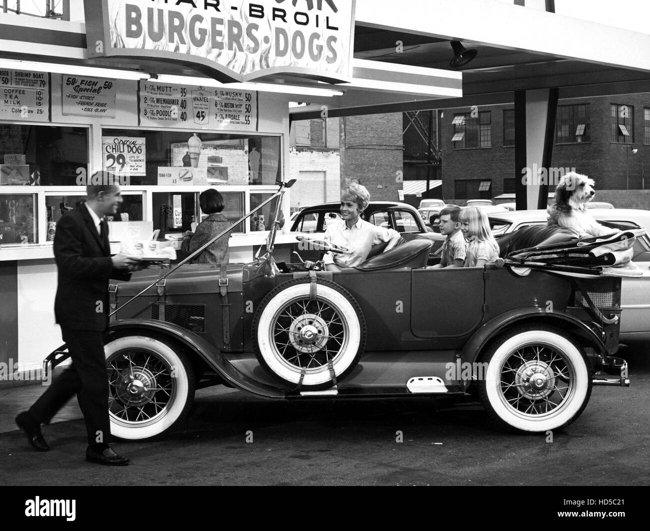 MY MOTHER THE CAR, Jerry Van Dyke, Maggie Pierce, Randy Whipple, Cindy ...