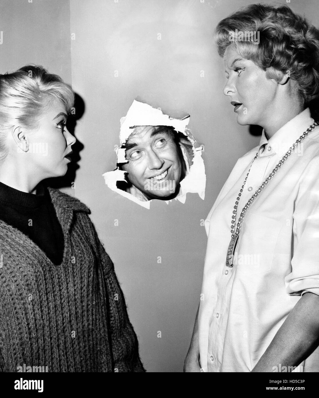 MY SISTER EILEEN, (l-r): Shirley Boone, Peter Whitney, Elaine Stritch ...