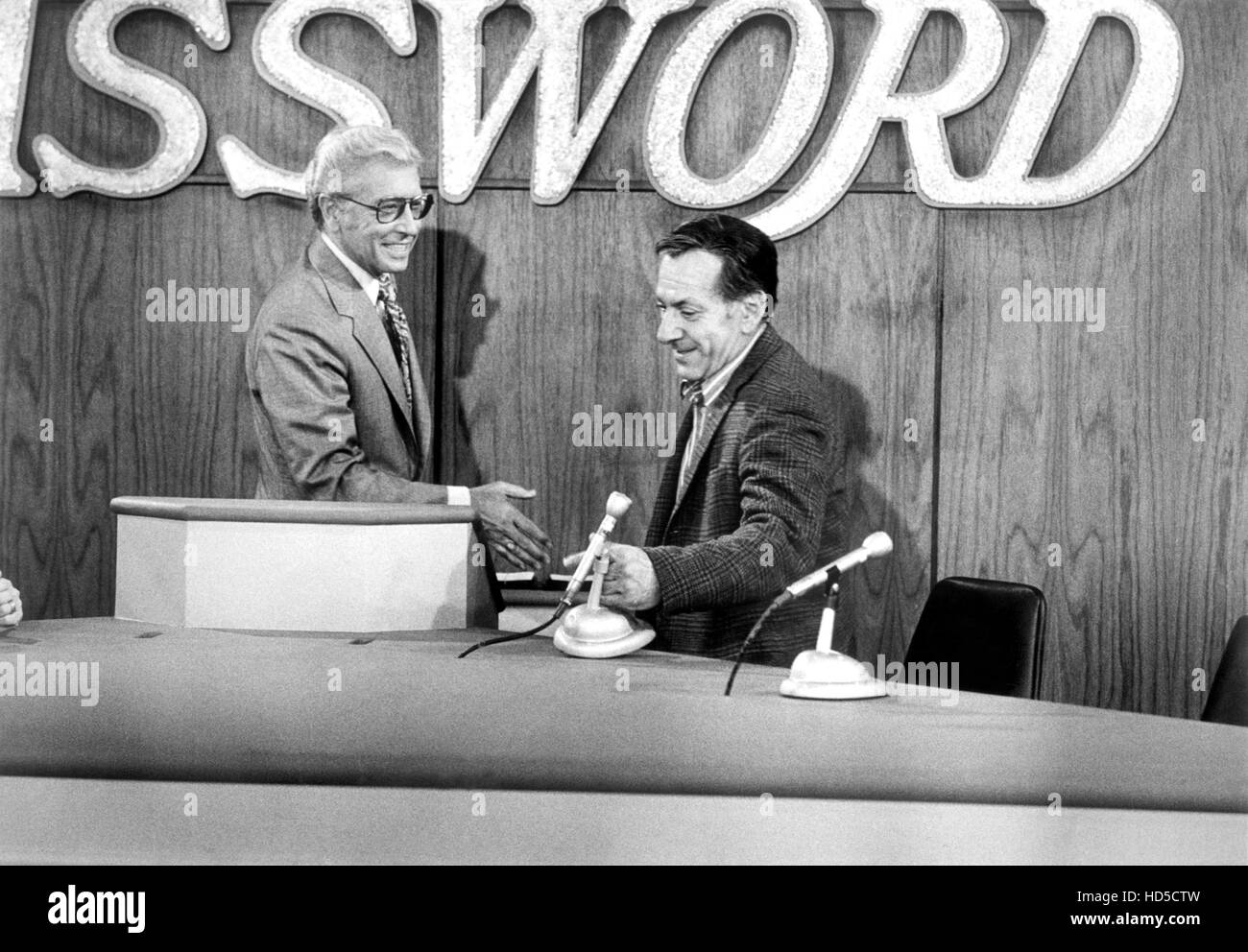 PASSWORD, Allen Ludden, Jack Klugman (1972), 1961-75 Stock Photo - Alamy
