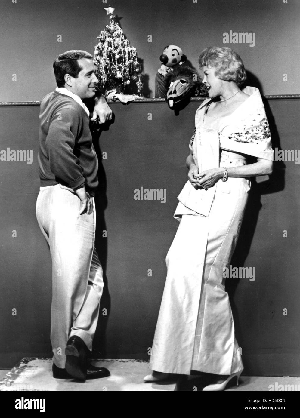 PERRY COMO'S KRAFT MUSIC HALL, Perry Como, Kukla, Olliver Dragon, Fran ...