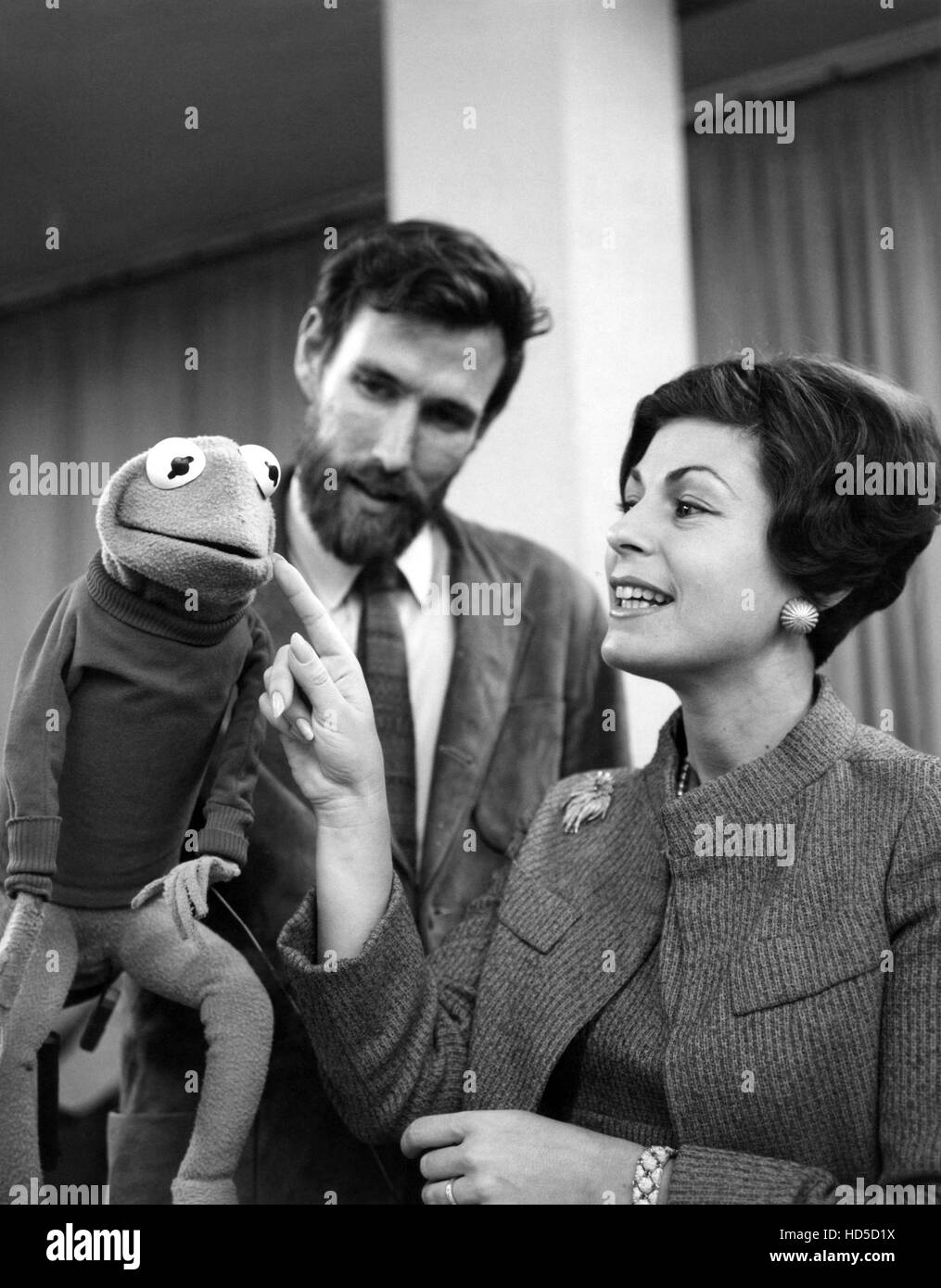 THE PERRY COMO SHOW (aka PERRY COMO'S KRAFT MUSIC HALL), Kermit the ...