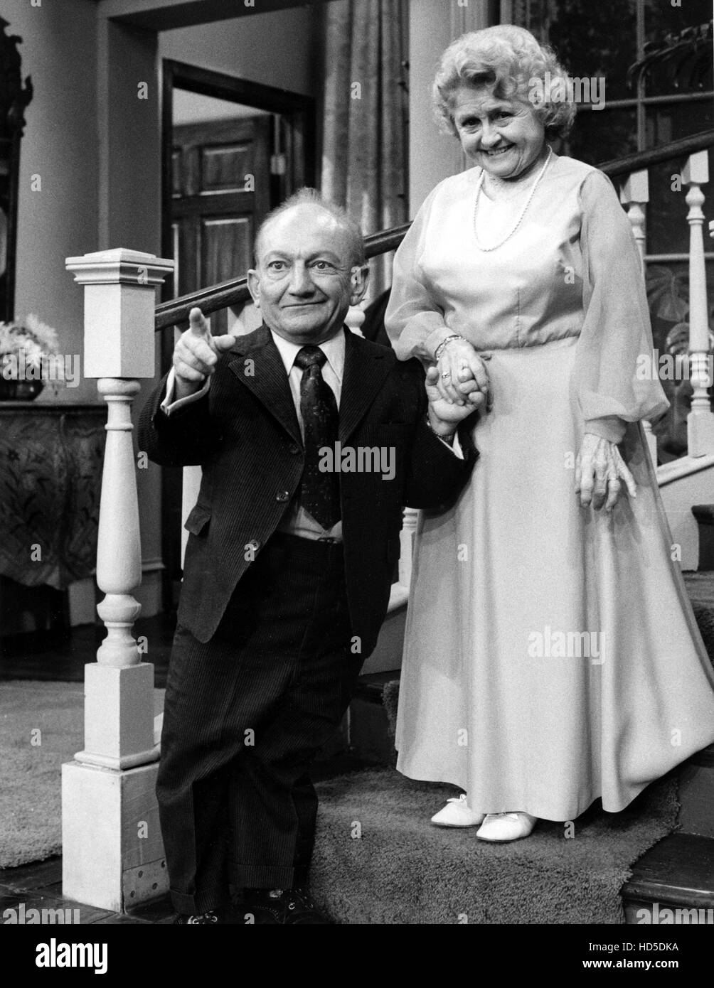 PHYLLIS, Billy Barty & Sadie Delfino, 1976 Stock Photo - Alamy