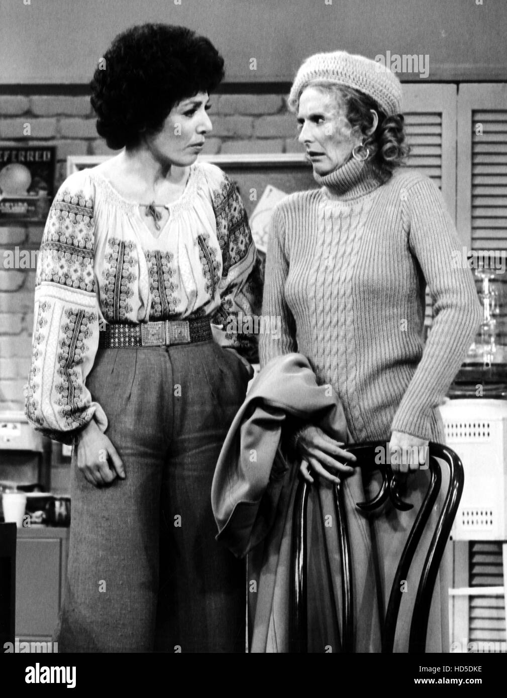 PHYLLIS, Barbara Colby, Cloris Leachman, (Season 1), 1975-77 Stock ...
