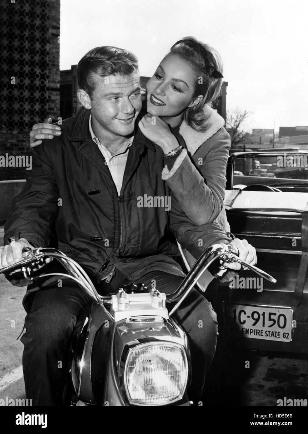 ROUTE 66, Martin Milner, Julie Newmar, 1960-1964, "Give the Old Cat a ...