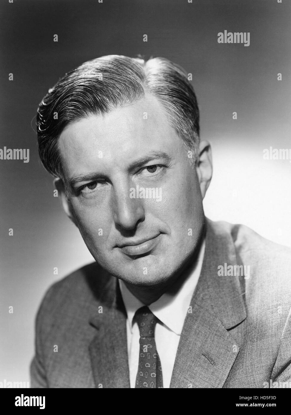 THE SCHERER-MACNEIL REPORT, Ray Scherer, NBC-TV, 1965 Stock Photo - Alamy