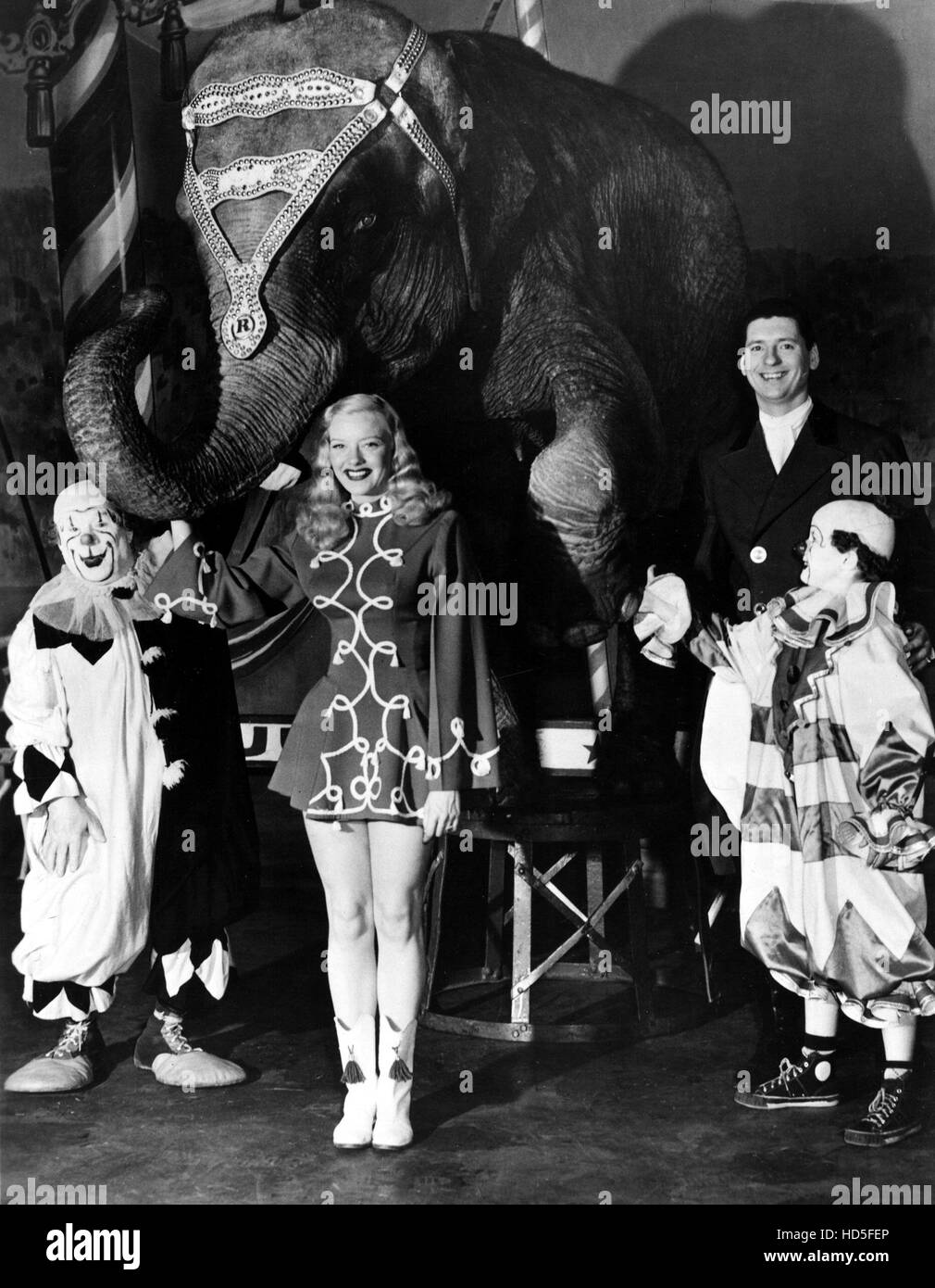 SUPER CIRCUS, Mary Hartline, Claude Kirchner, 1949 Stock Photo - Alamy