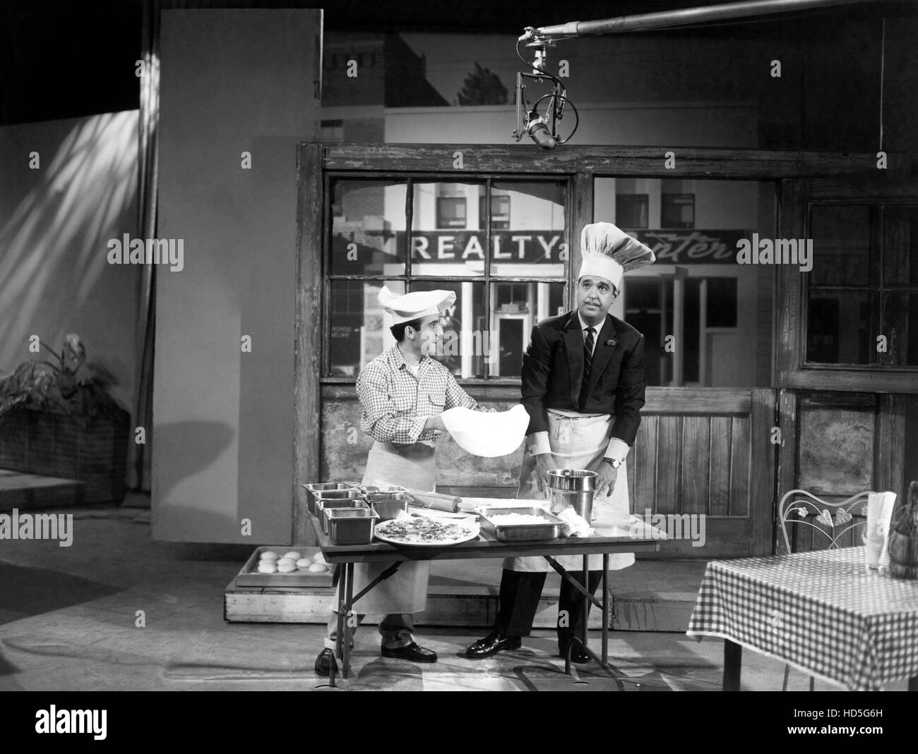 THE TENNESSEE ERNIE FORD SHOW, Tennessee Ernie Ford (right), 1956-1961 ...