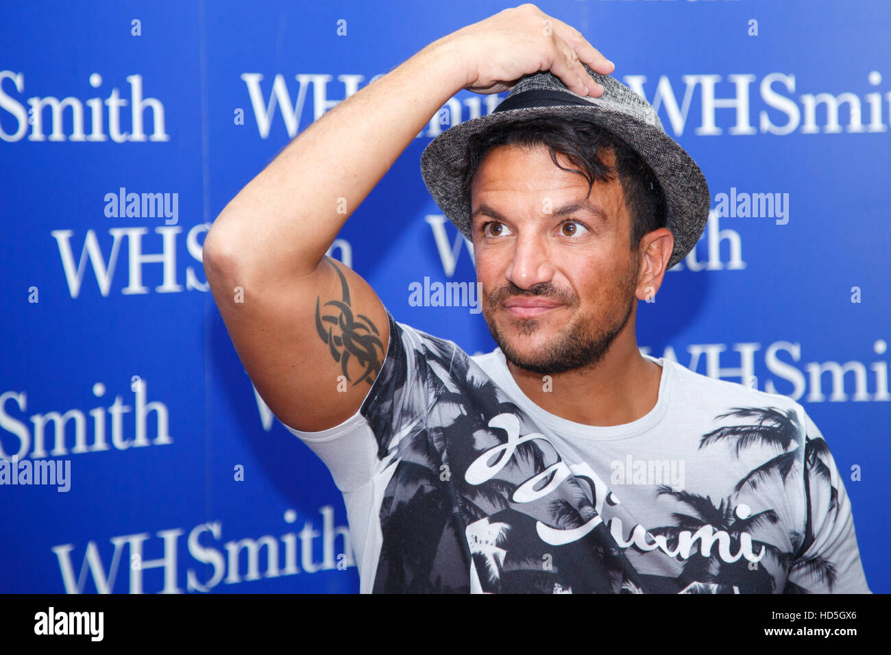 Peter Andre signs copies of his latest book 'Between Us' at WHSmith in ...