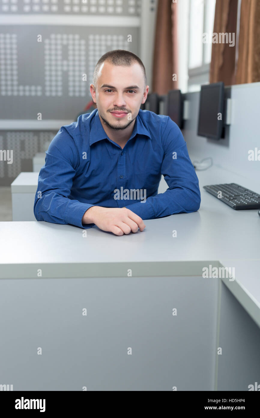 college student in computer lab Stock Photo - Alamy