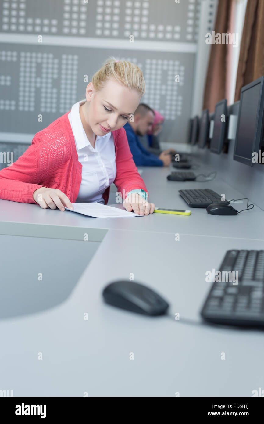 Students learning in computer lab Stock Photo - Alamy