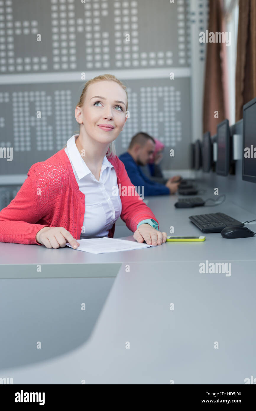 Students learning in computer lab Stock Photo - Alamy