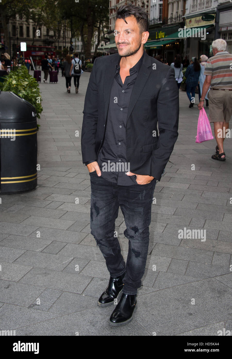 Peter andre in black suit hi-res stock photography and images - Alamy