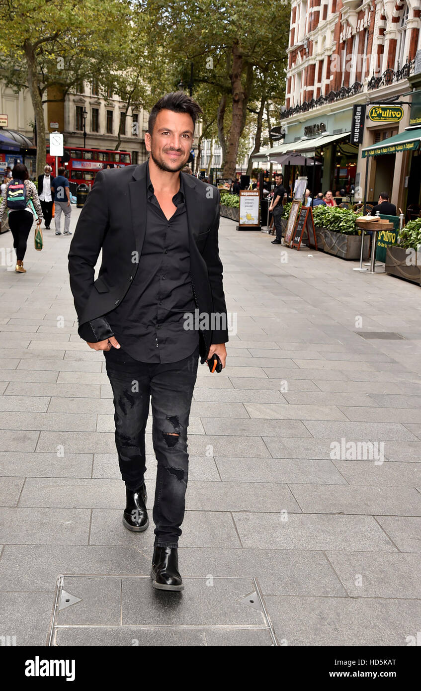 Peter andre in black suit hi-res stock photography and images - Alamy