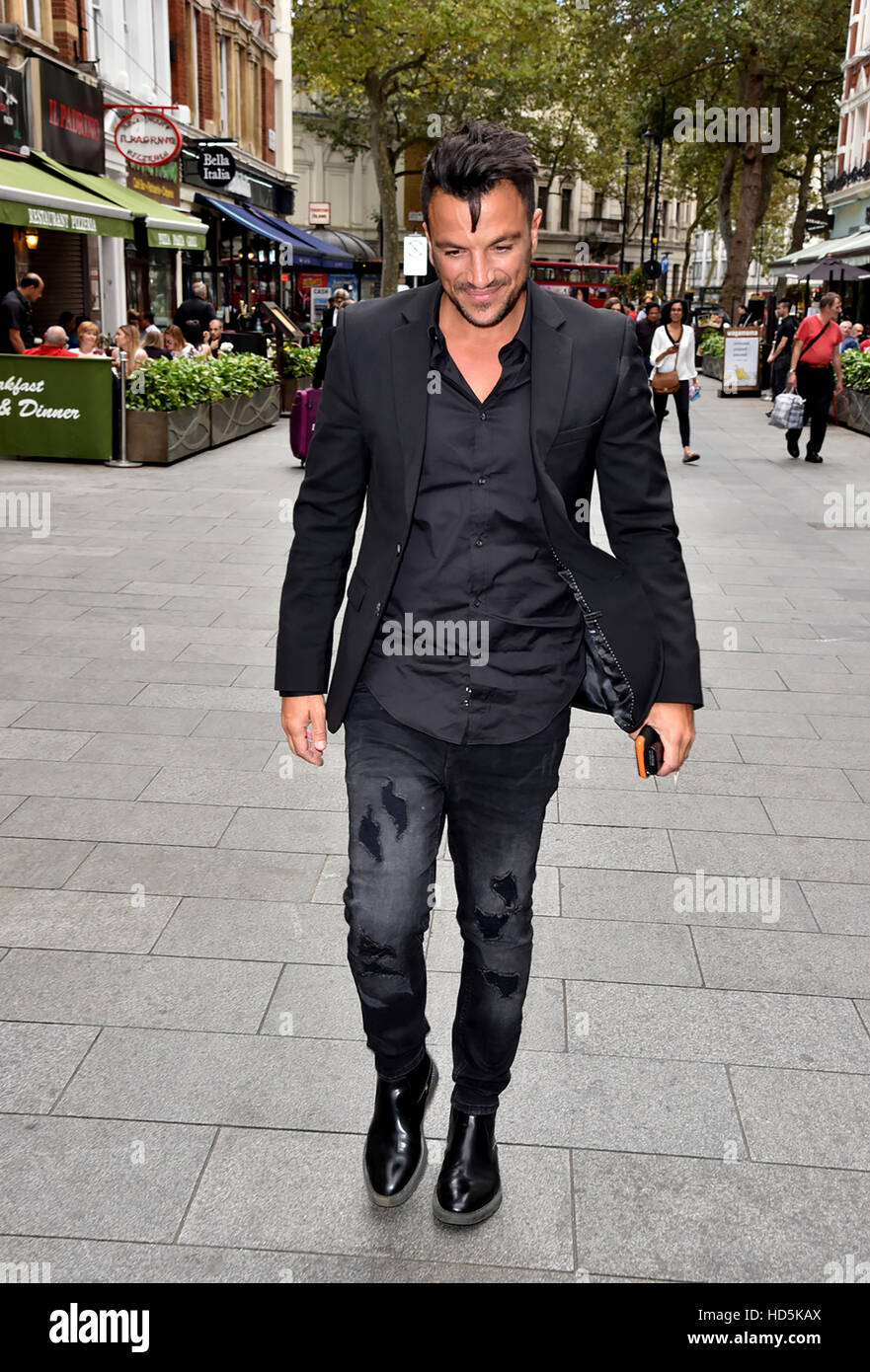 Peter andre in black suit hi-res stock photography and images - Alamy
