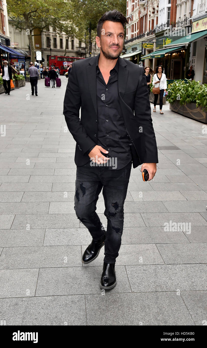 Peter andre in black suit hi-res stock photography and images - Alamy