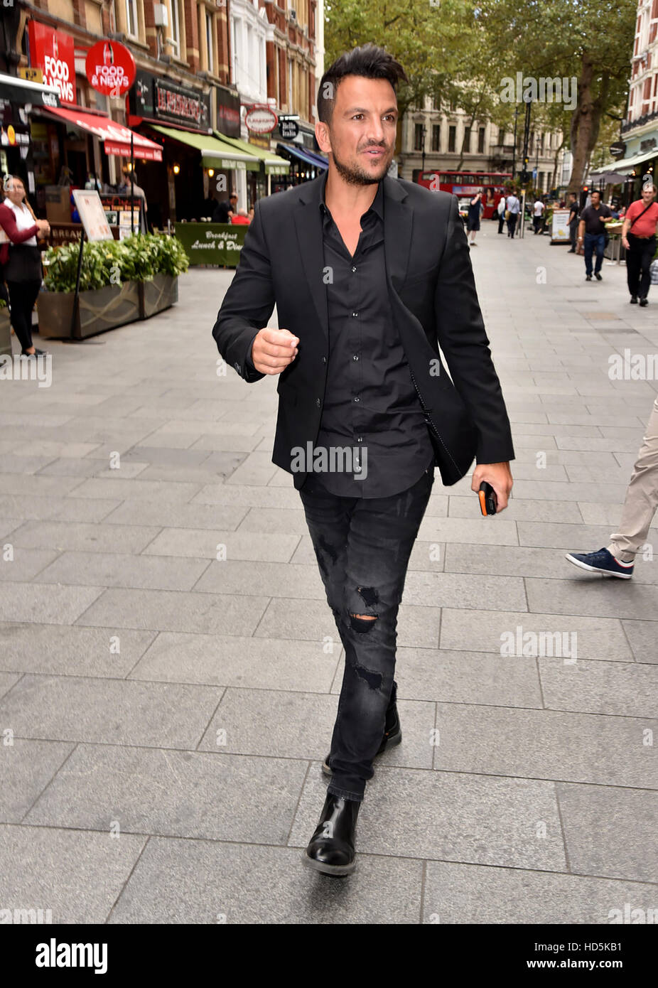 Peter andre in black suit hi-res stock photography and images - Alamy