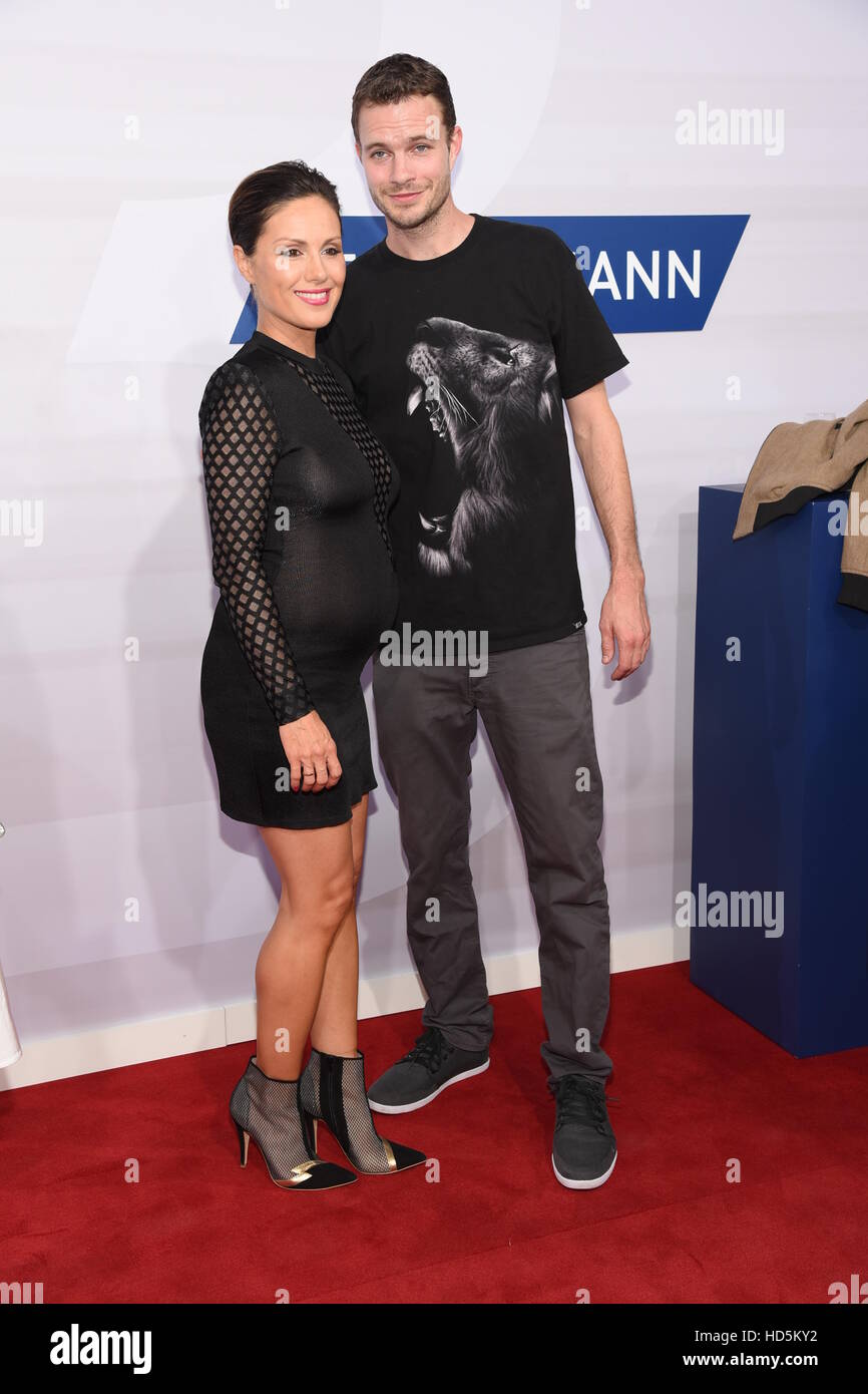 Julian khol and nazan eckes hi-res stock photography and images - Alamy