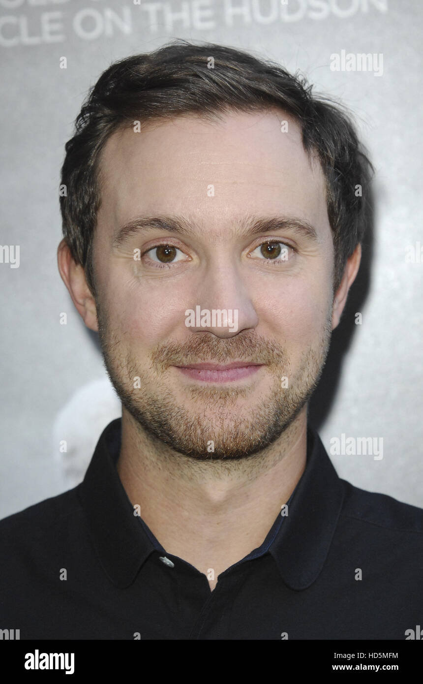 Industry Screening Sully Featuring: Sam Huntington Where: Los Angeles ...