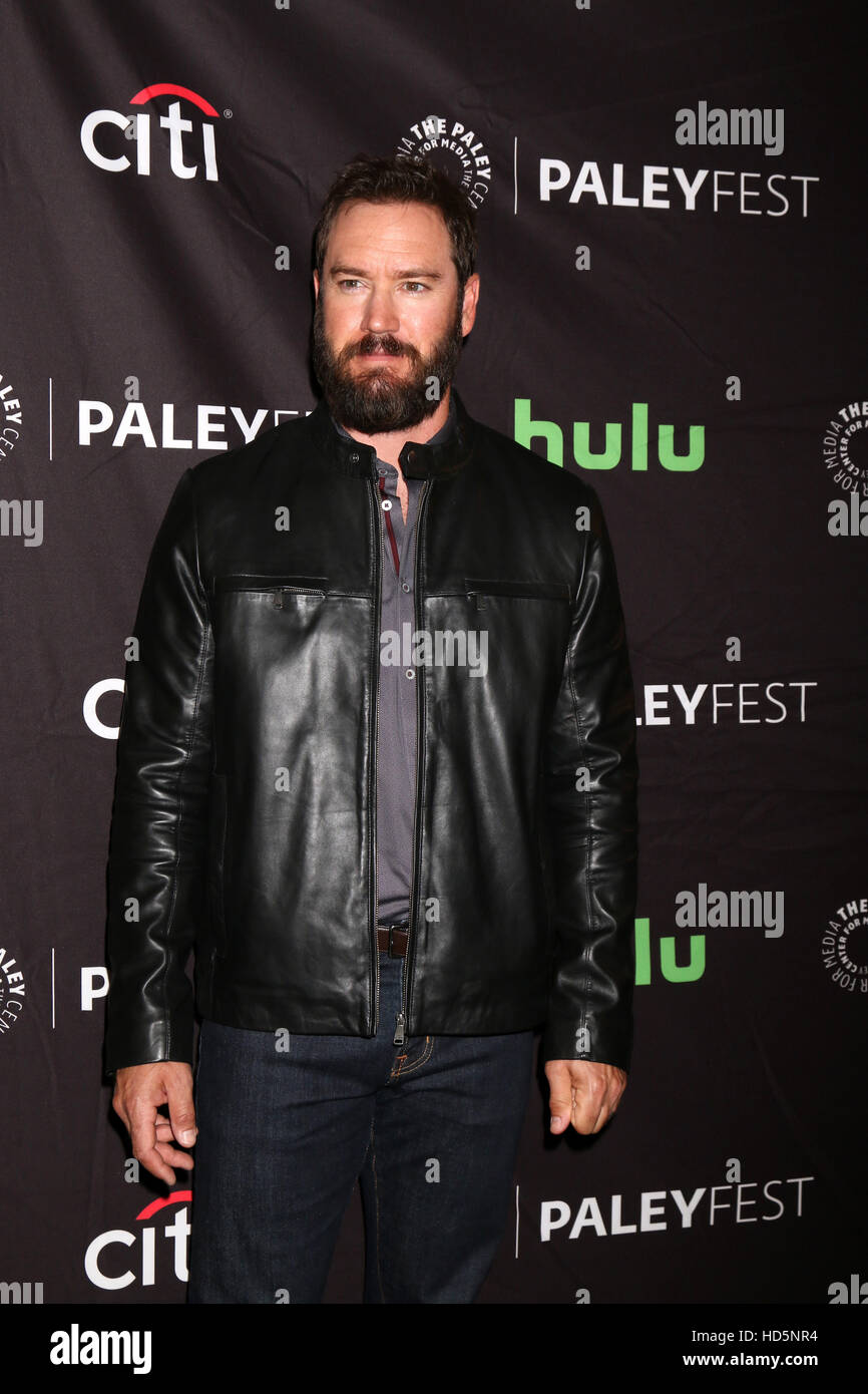 Paul fox actor hi-res stock photography and images - Alamy