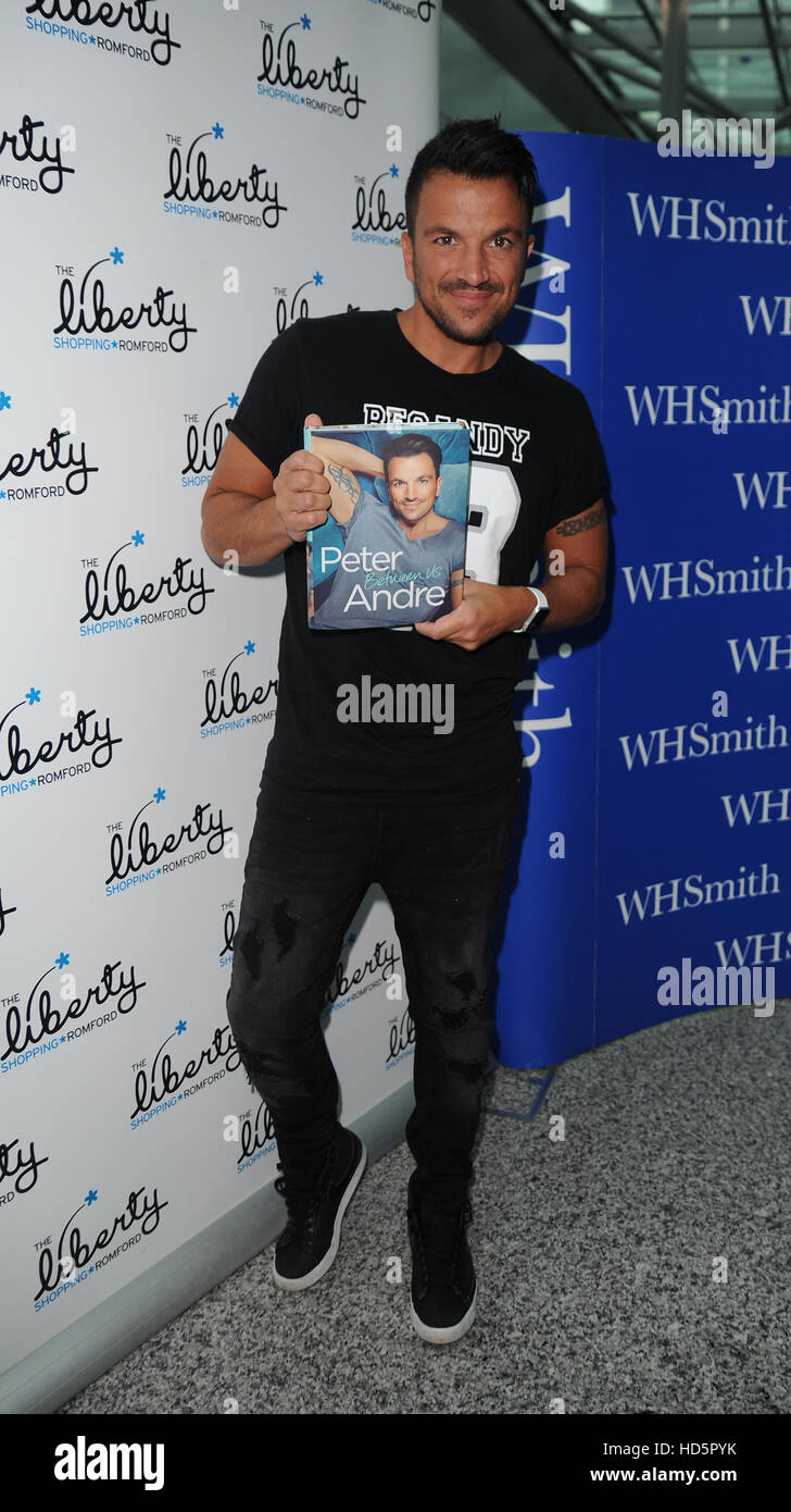Peter Andre signs his book in WH Smiths in Romford Essex Featuring ...