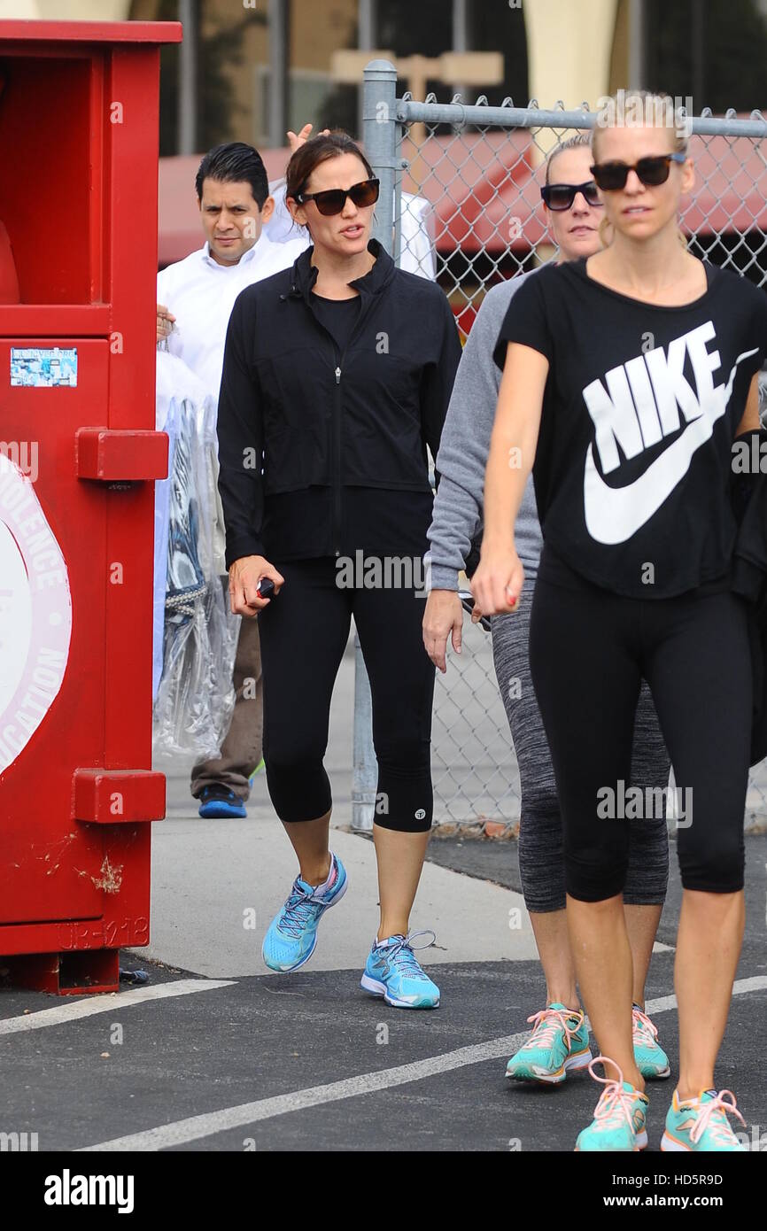 Jennifer Garner leaves the gym with friends happily Featuring: Jennifer ...