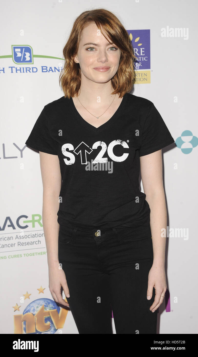Stand Up To Cancer 2016 - Arrivals Featuring: Emma Stone Where: Los ...
