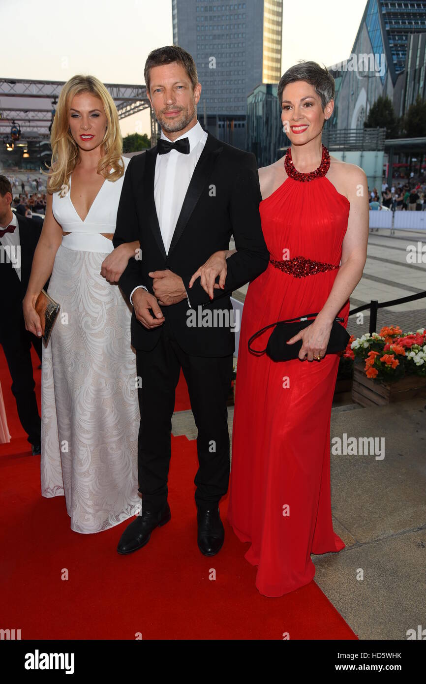 Leipziger Opernball (opera ball) at Oper Leipzig. Featuring: Rote Rosen ...