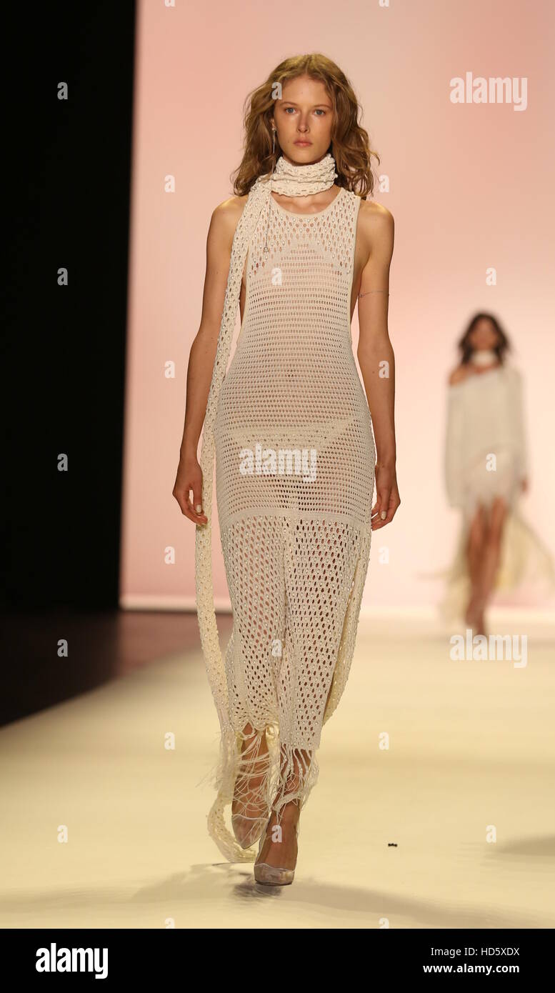 New York Fashion Week Spring/Summer 2017 - Jonathan Simkhai - Runway ...