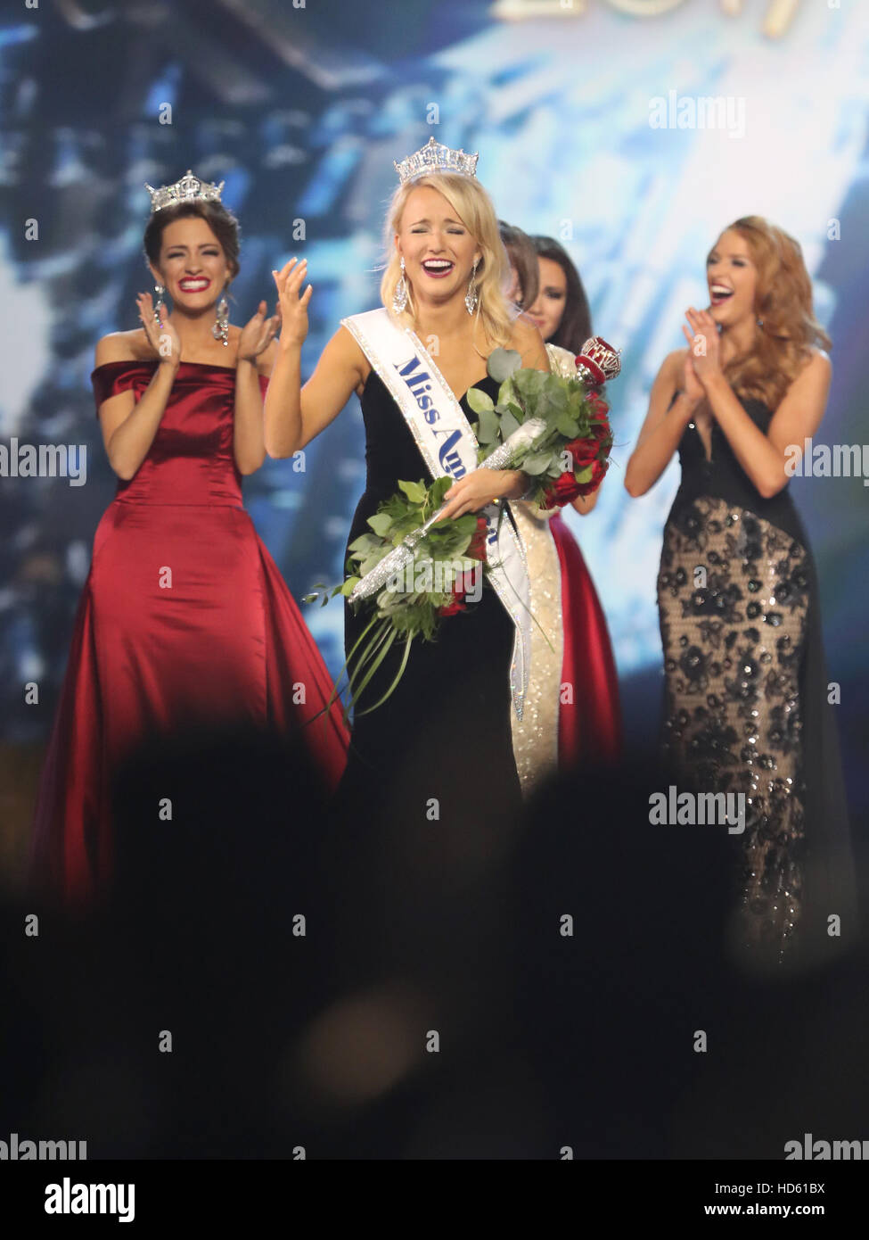 Miss Arkansas Savvy Shields is crowned 2017 Miss America at Boardwalk ...