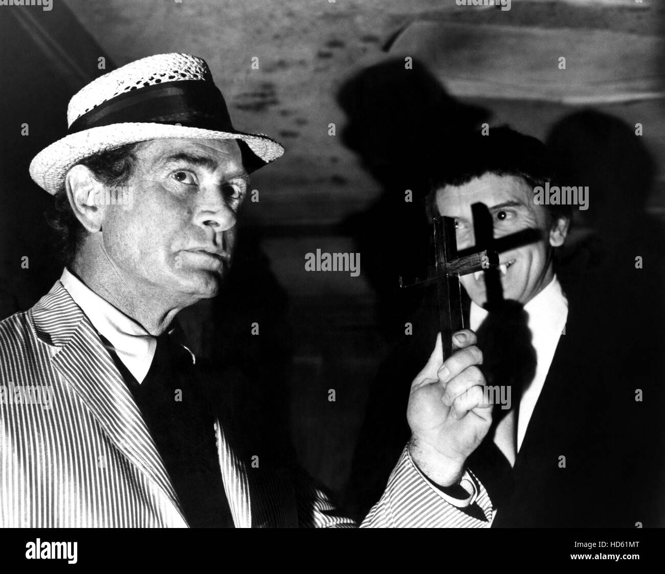THE NIGHT STALKER, from left: Darren McGavin, Barry Atwater, 1973 Stock ...