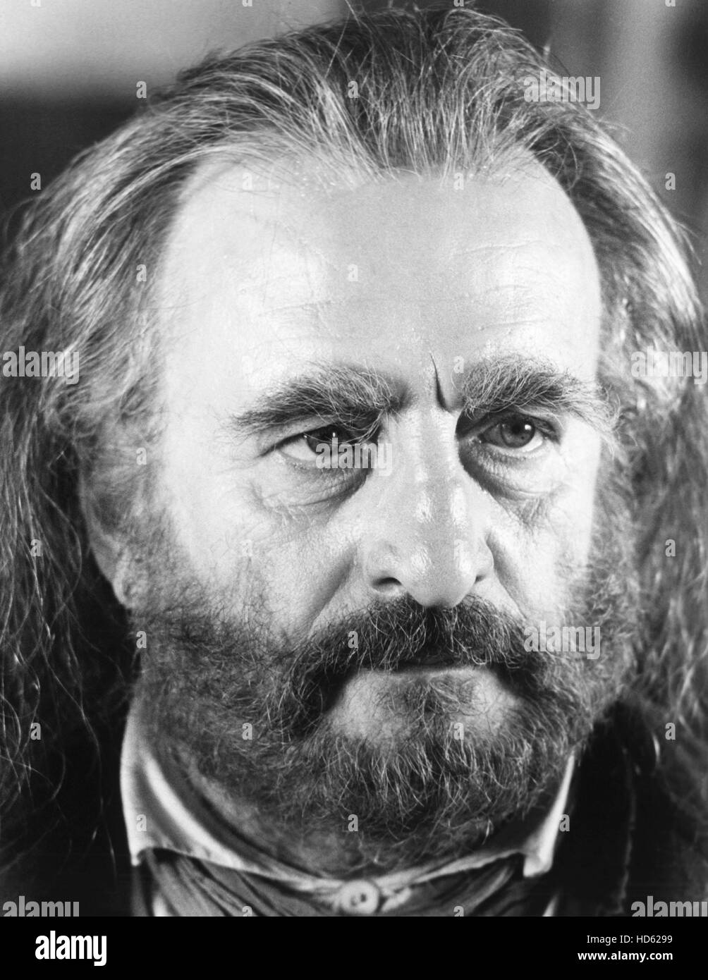 OLIVER TWIST, George C. Scott, 1982. © CBS / Courtesy: Everett ...