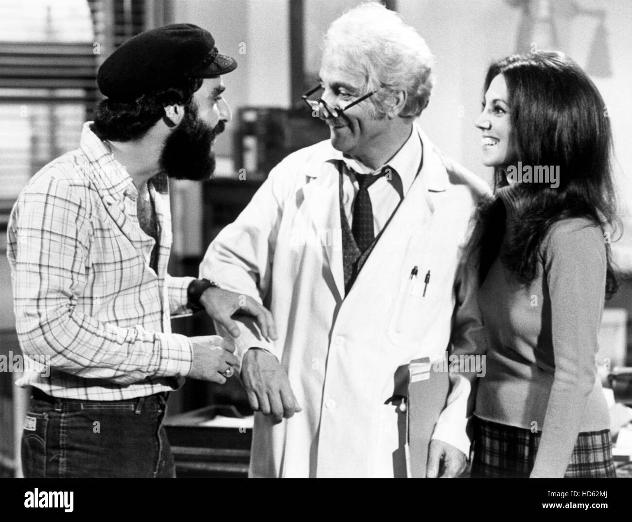 THE PRACTICE, from left: Tony Thomas, Danny Thomas, Marlo Thomas on set ...