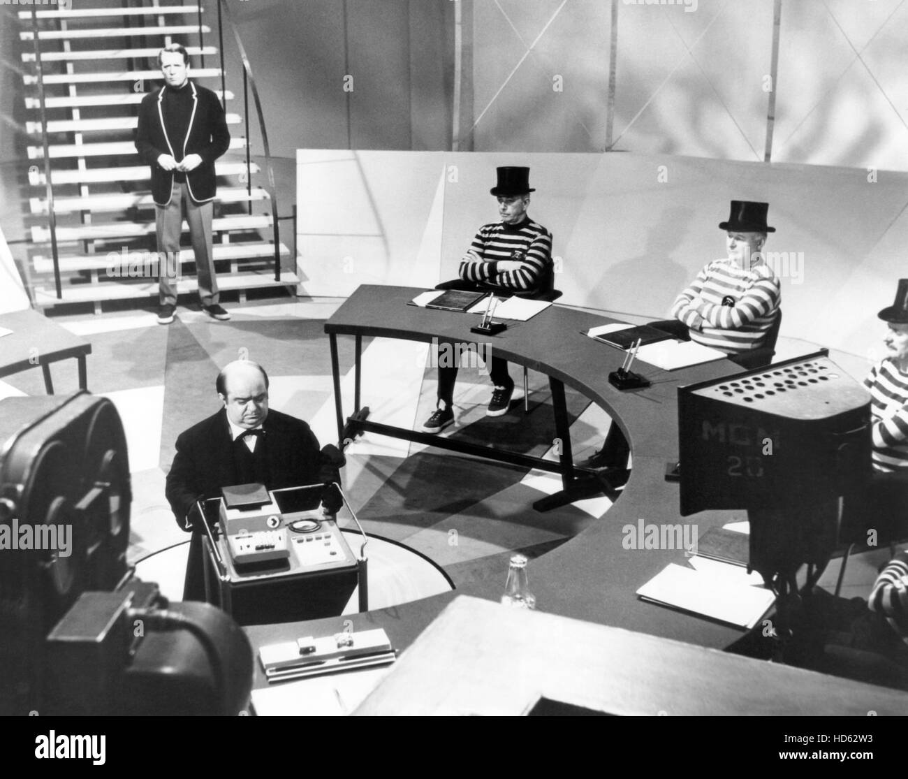 THE PRISONER, Patrick McGoohan (top, left), Angelo Muscat (bottom, left ...