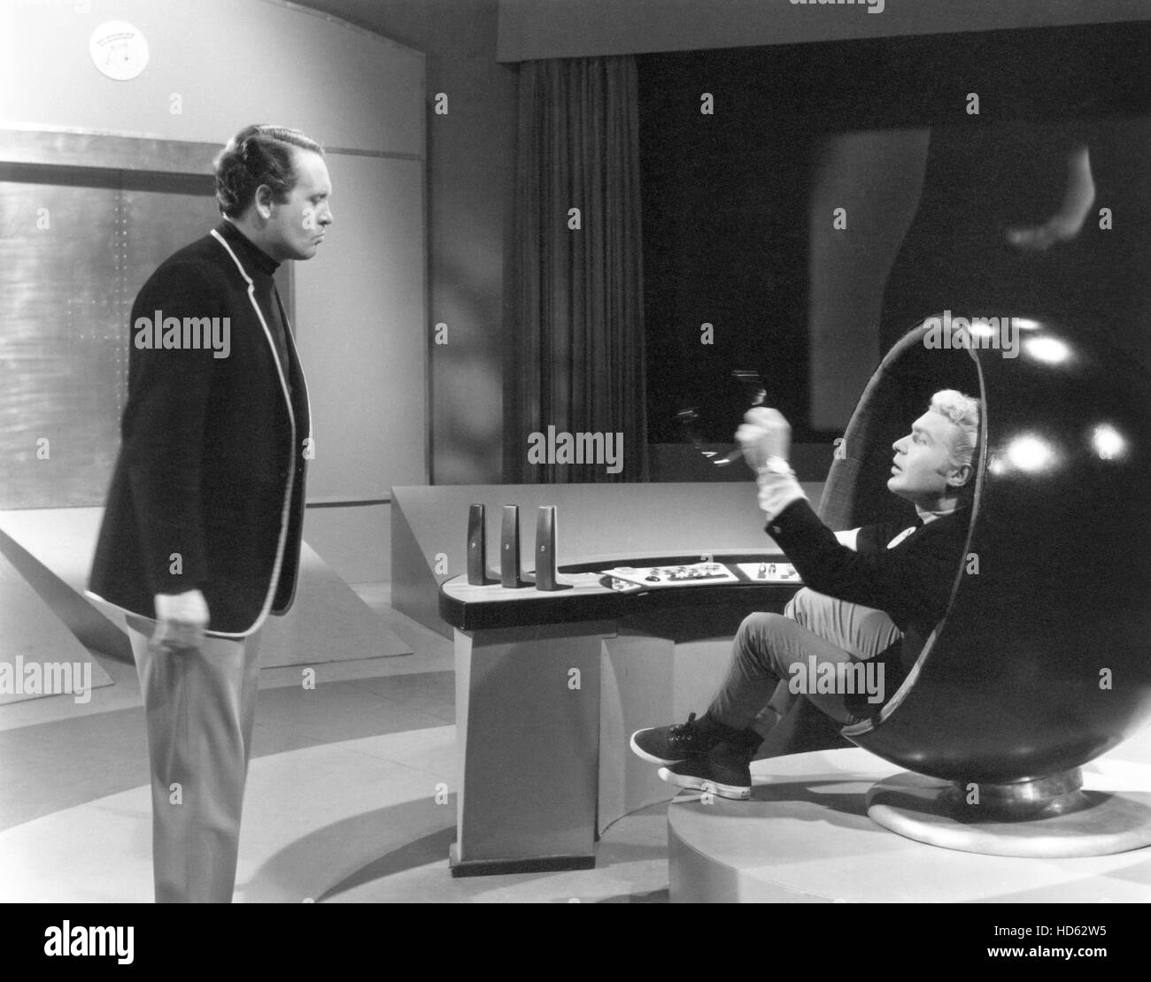 THE PRISONER, (from left): Patrick McGoohan, Derren Nesbitt, 'It's Your ...