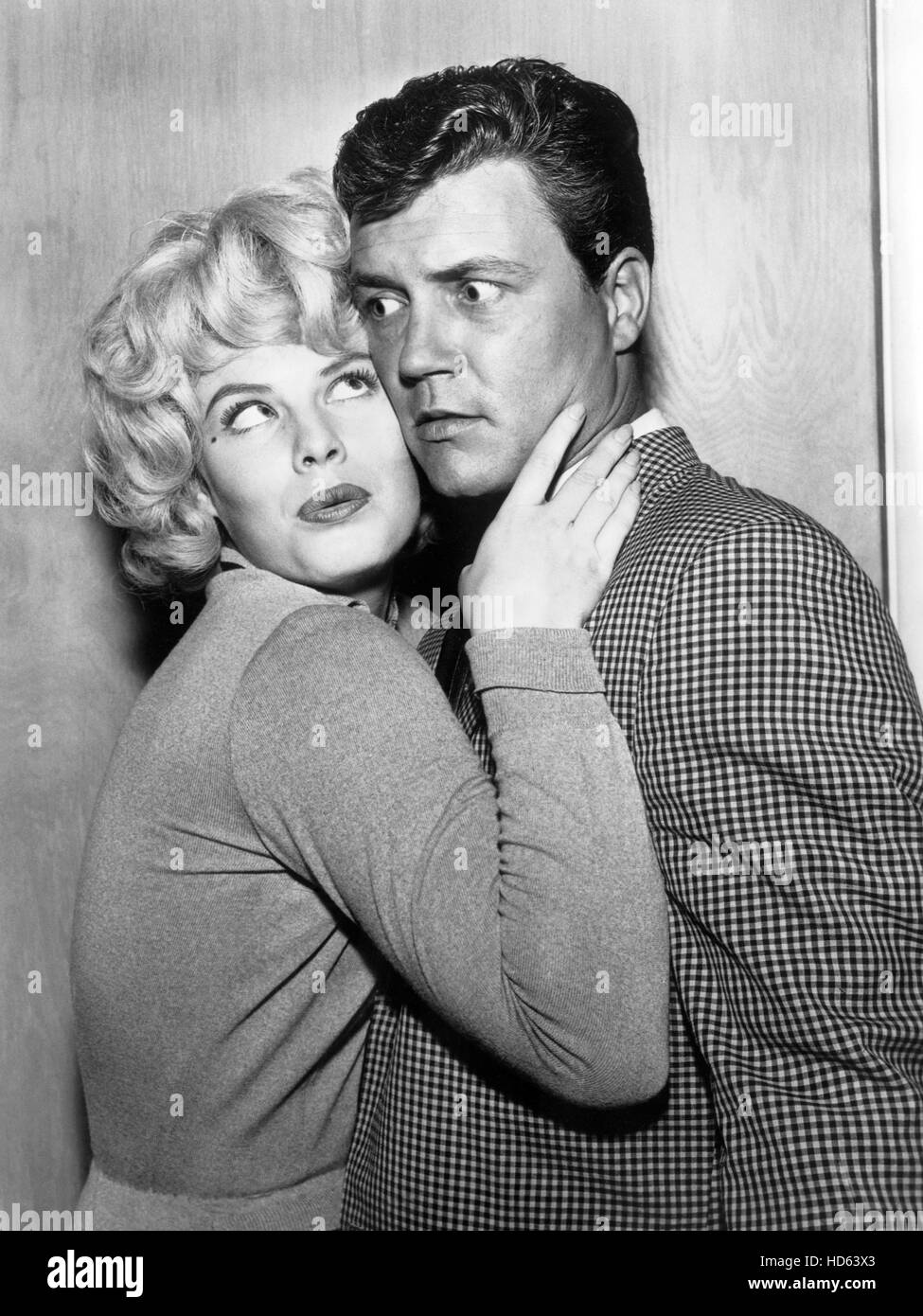 77 SUNSET STRIP, Jo Morrow, Roger Smith, 'Wolf! Cried The Blonde ...