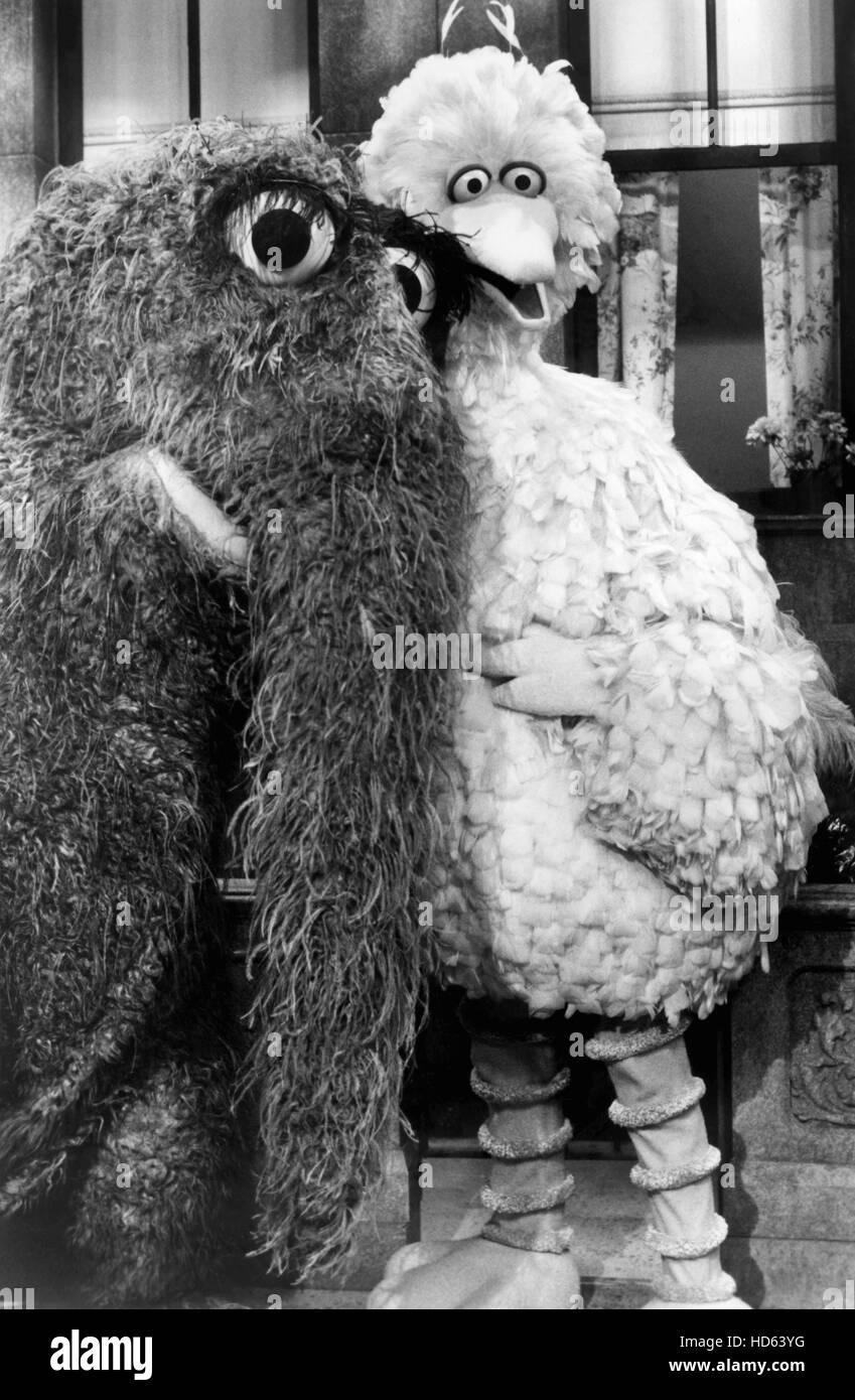 SESAME STREET, Snuffleupagus, Big Bird, 1969-. © PBS / Courtesy ...