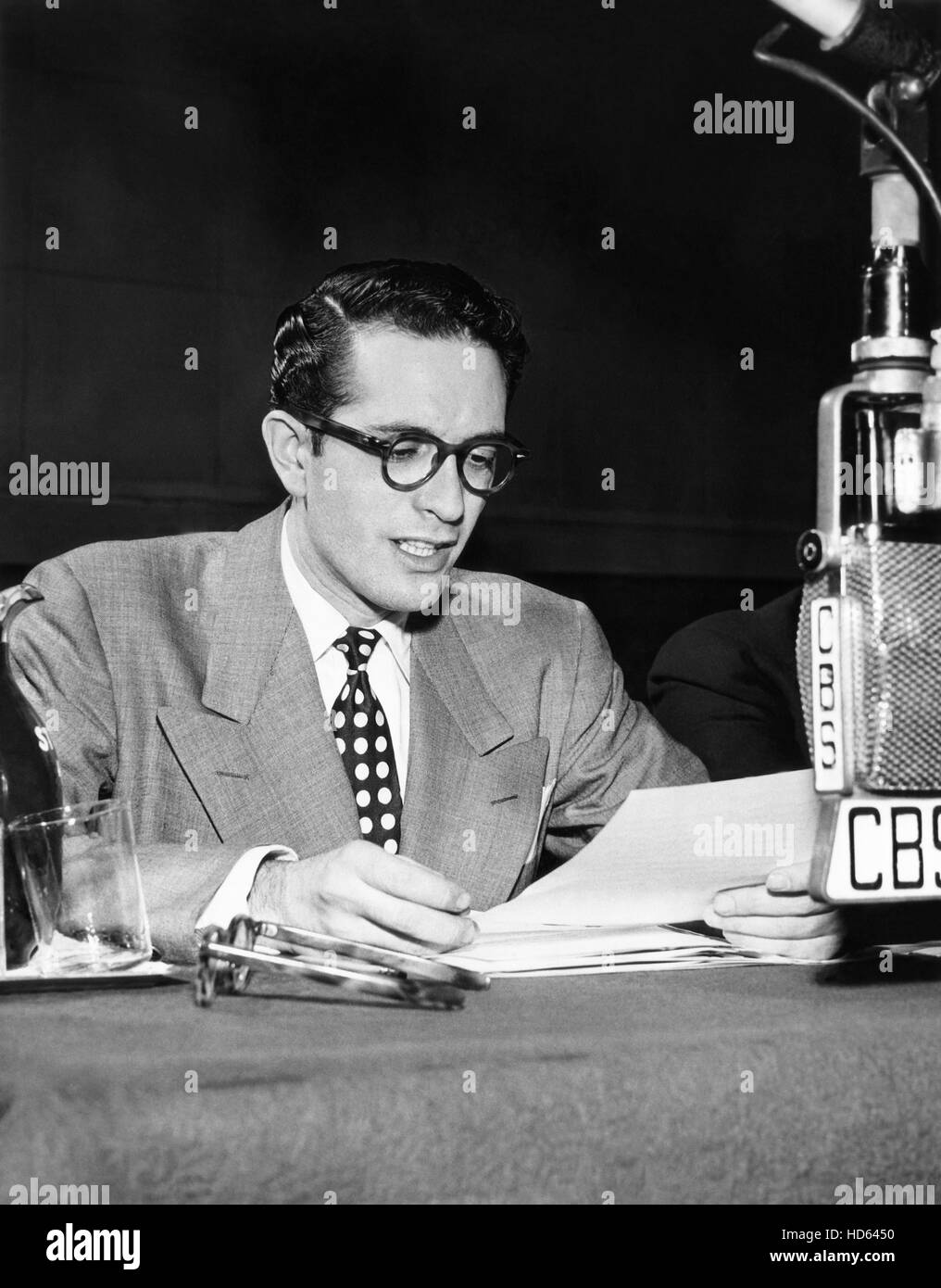 THE SHOW GOES ON, host Robert Q. Lewis, 1950-52 (1950 photo Stock Photo ...