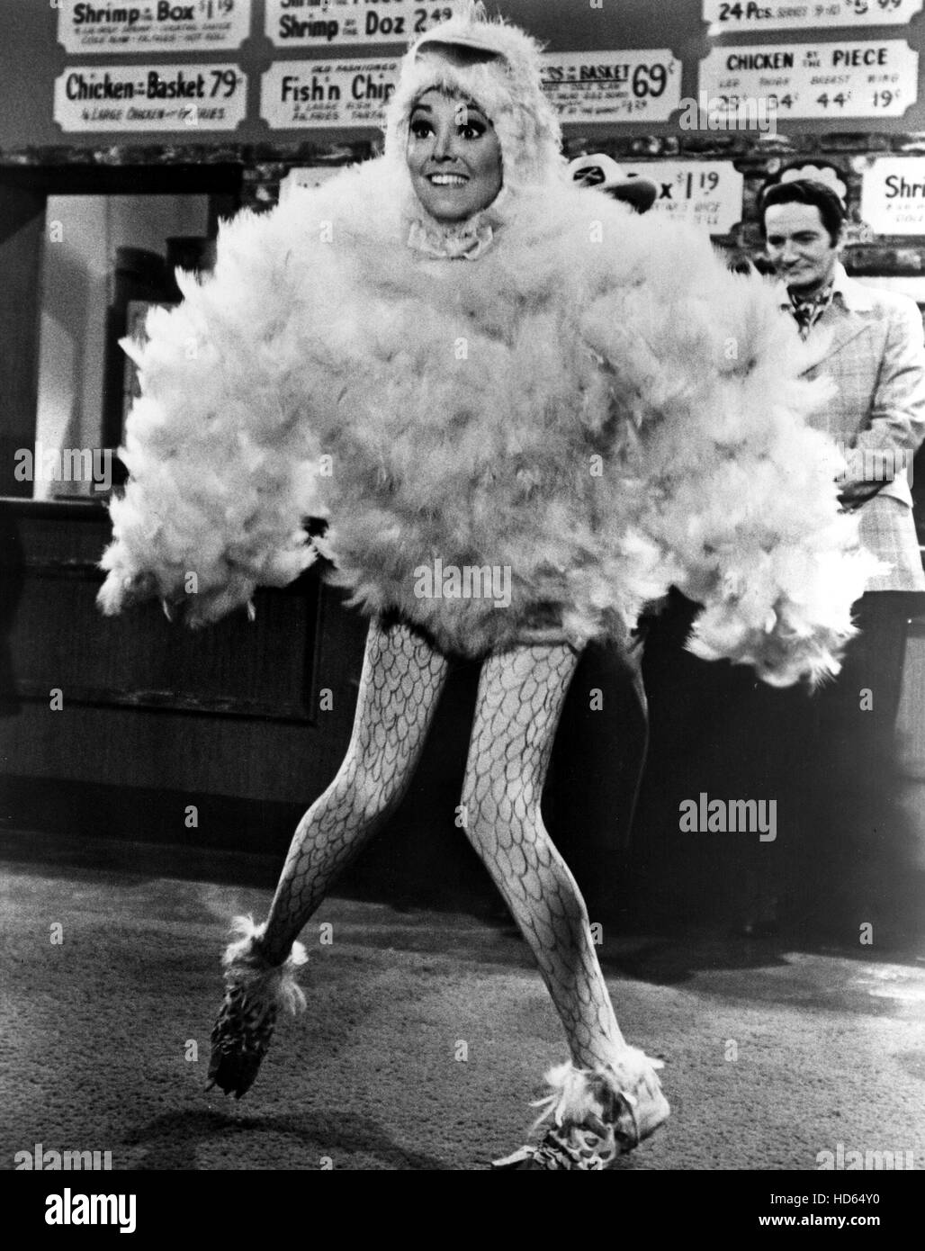 THAT GIRL, Marlo Thomas, in the episode, (Nobody Here But Us Chickens ...