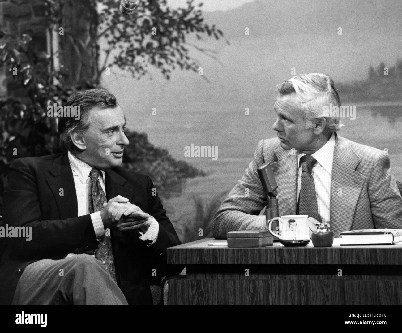 THE TONIGHT SHOW STARRING JOHNNY CARSON, guest Gore Vidal, Johnny ...