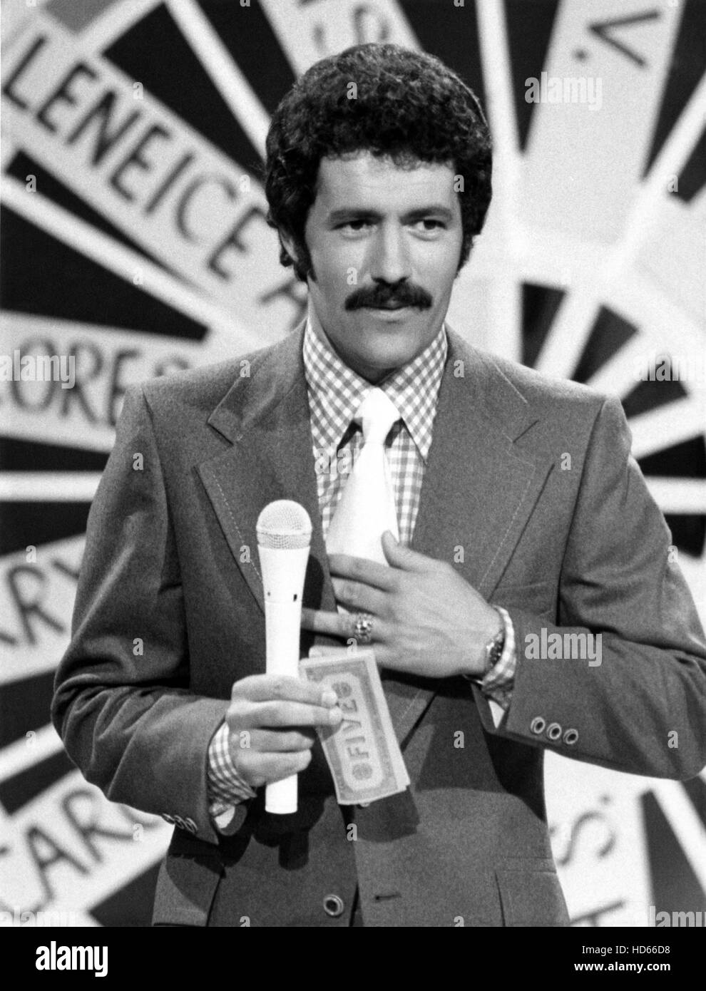 WIZARD OF ODDS, Host Alex Trebek, 1973-1974 Stock Photo - Alamy