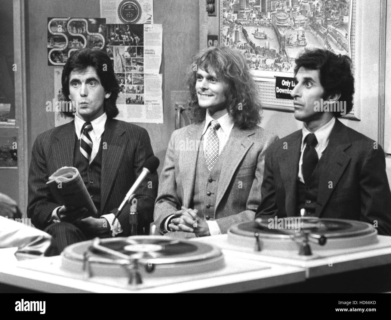 WKRP IN CINCINNATI, Jim Henderson, Michael Des Barres, Peter Elbling ...