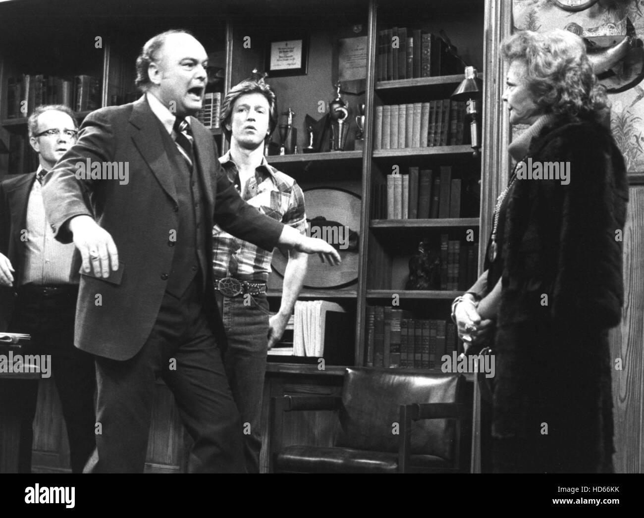 WKRP IN CINCINNATI, Richard Sanders, Gordon Jump, Gary Sandy, Sylvia ...