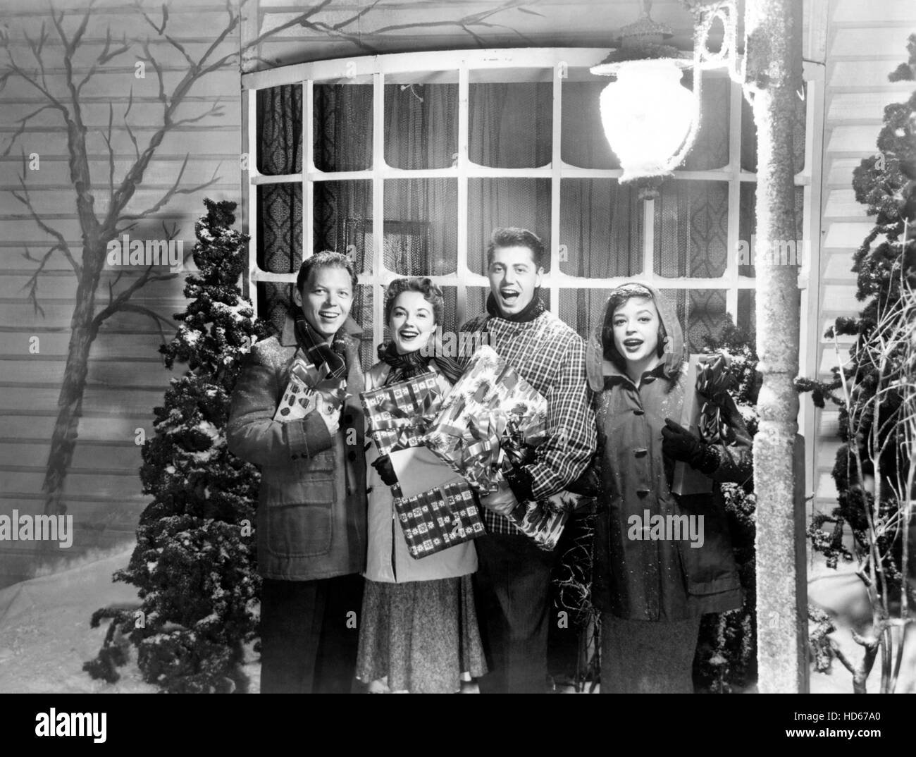 YOUR HIT PARADE, from left: Alan Copeland, Virginia Gibson, tommy ...