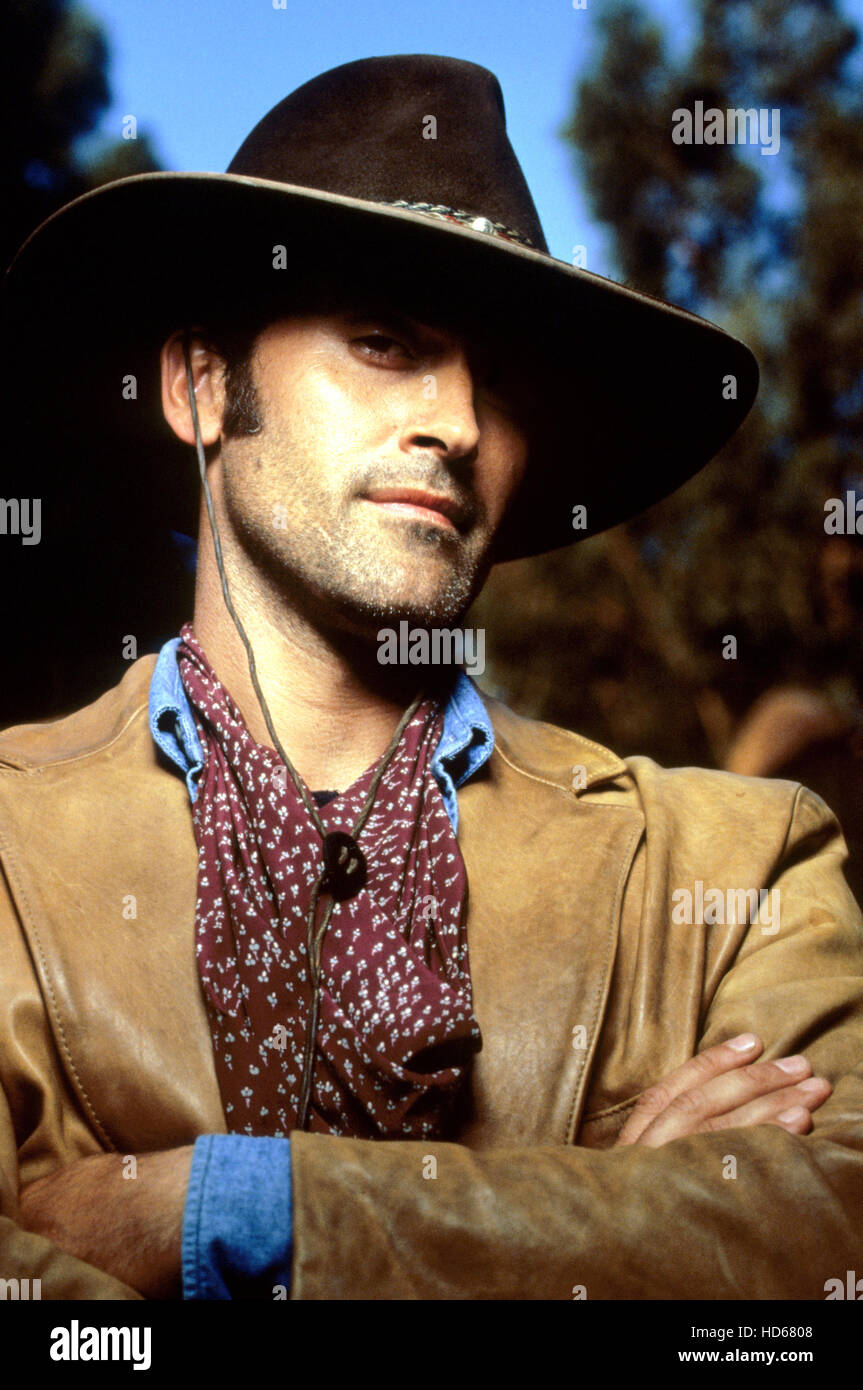 THE ADVENTURES OF BRISCOE COUNTY JR., Bruce Campbell, 1993-94, © Warner ...