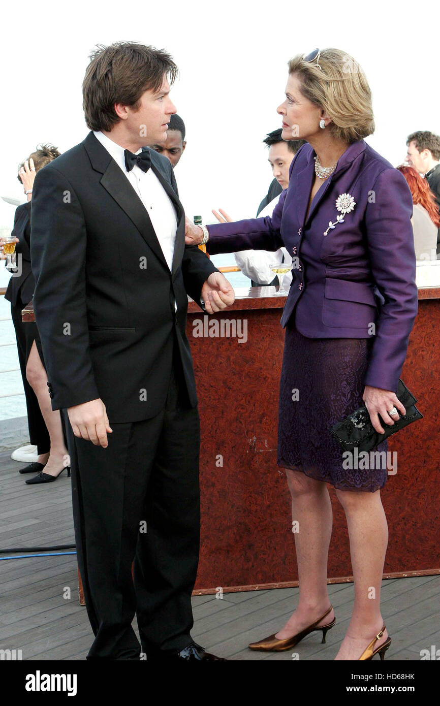 ARRESTED DEVELOPMENT, Jason Bateman, Jessica Walter, 'Exit Strategy ...