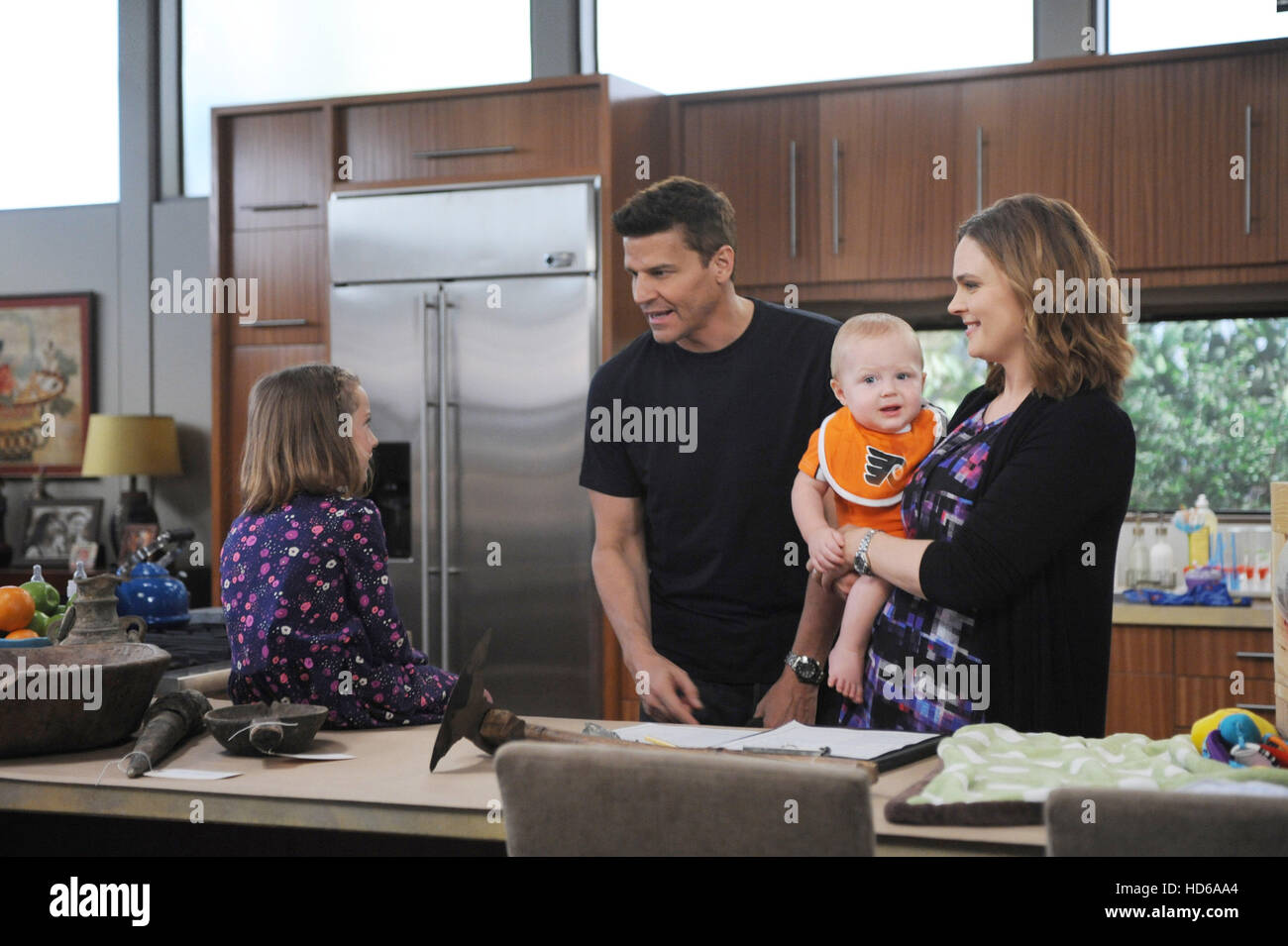BONES, l-r: Sunnie Pelant, David Boreanaz, Emily Deschanel in 'The ...