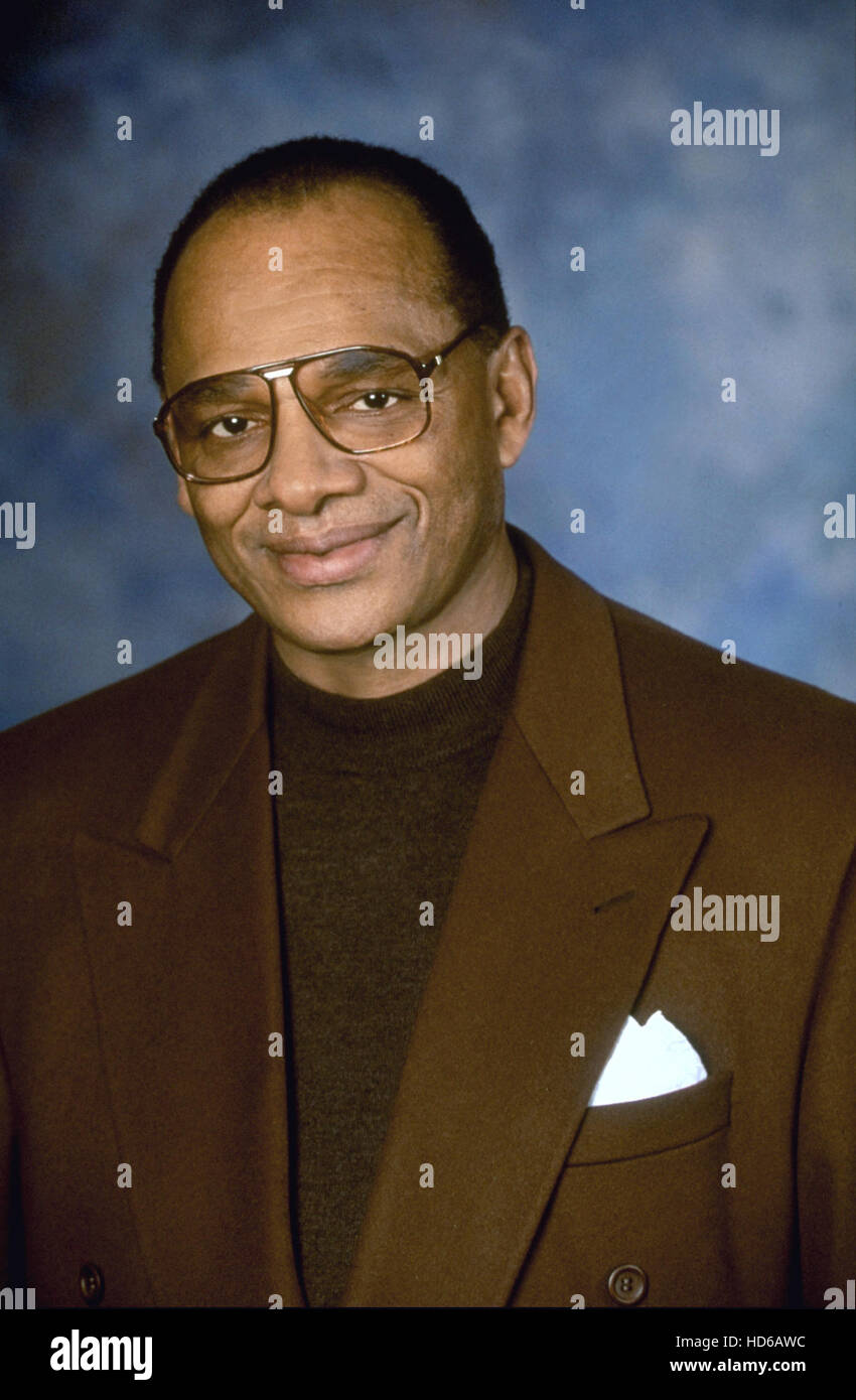 CBS SPORTS, broadcaster George Raveling, (ca. 1996). photo: Craig ...