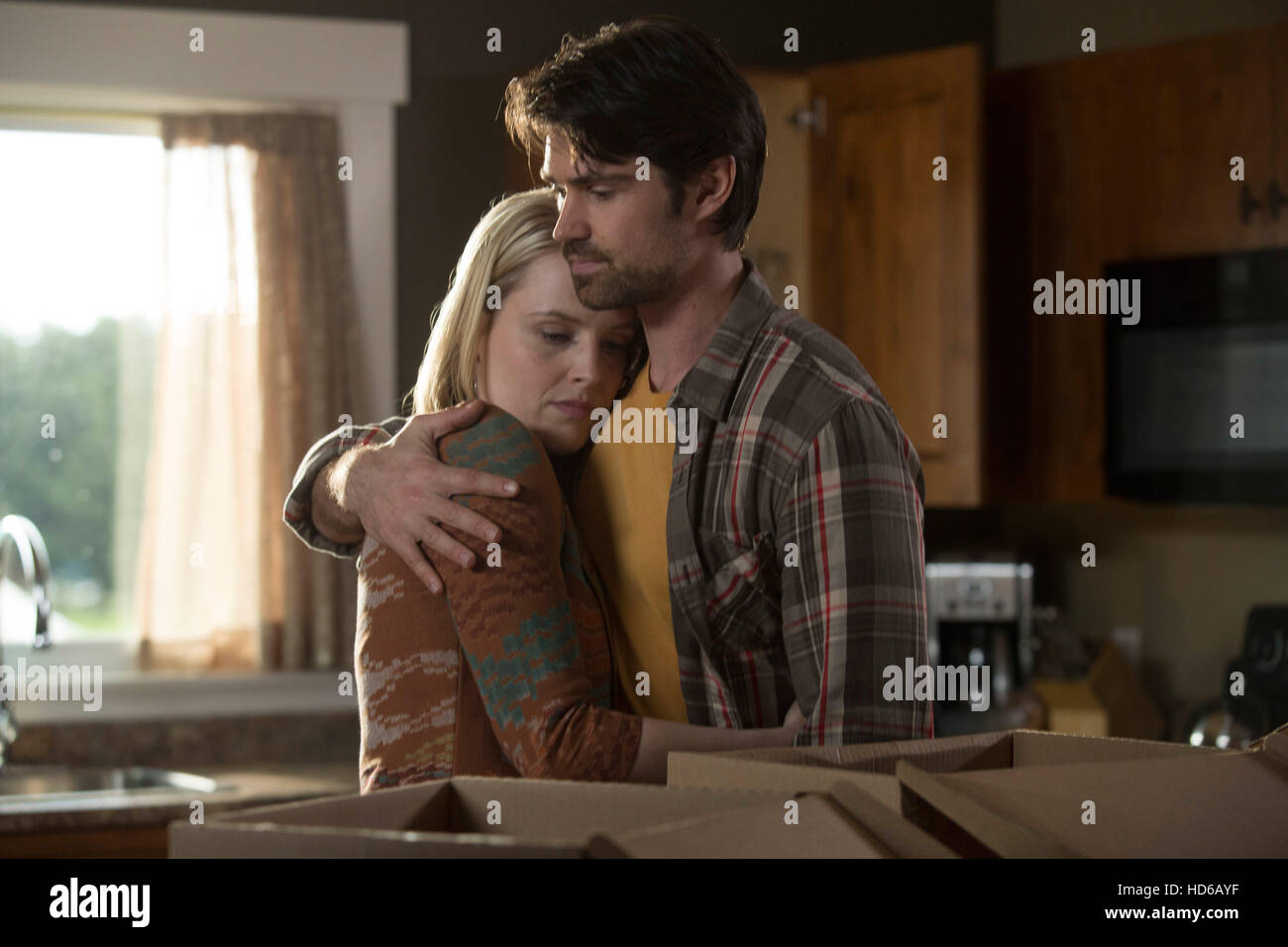 Cedar Cove From Left Sarah Smyth Corey Sevier Relations And Relationships Season 2 Ep