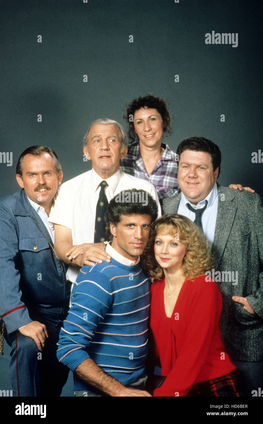 CHEERS, (top) John Ratzenberger, Nicholas Colasanto, Rhea Perlman ...
