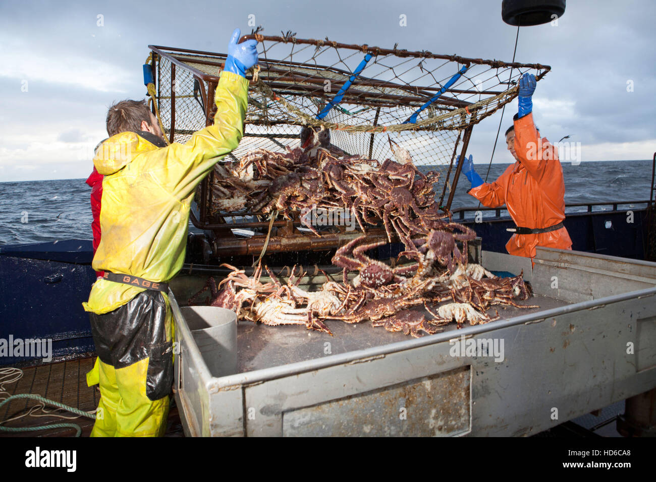 THE DEADLIEST CATCH, Cap Caution fishing boat, (Season 12, 2016 ...